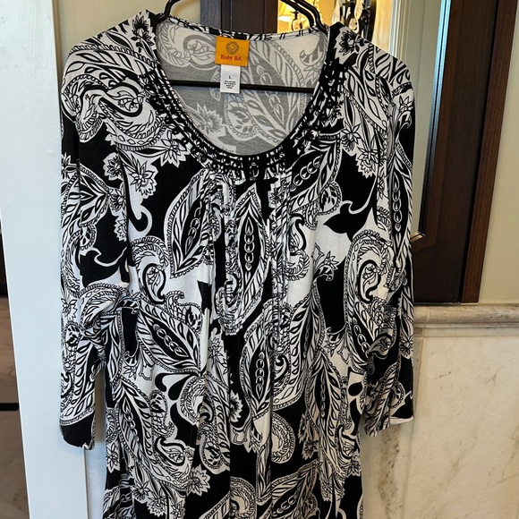 Ruby Rd. | Tops | Ruby Rd Black And White Paisley Blouse | Poshmark